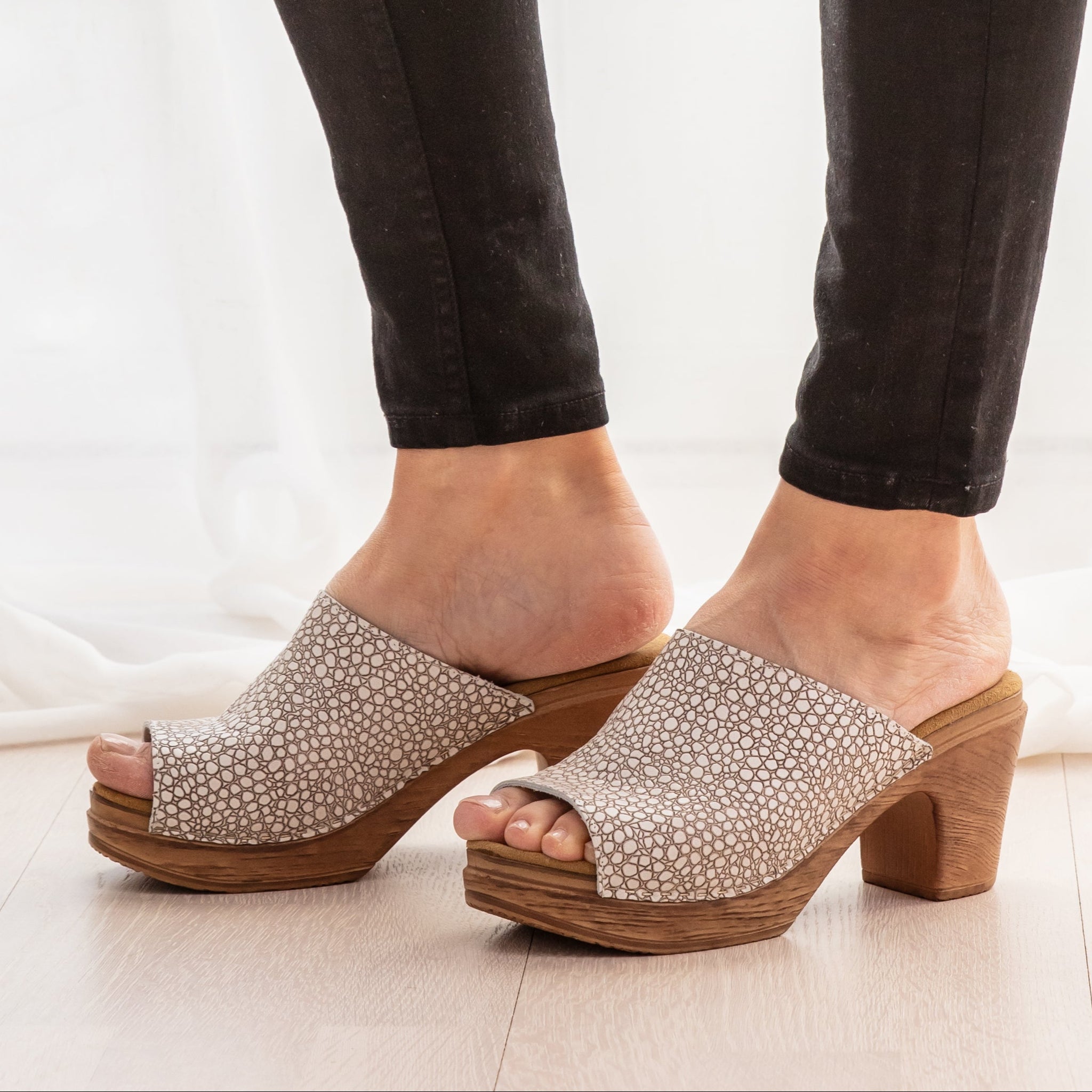 Calou Clogs - Frida white embossed leather clog sandal